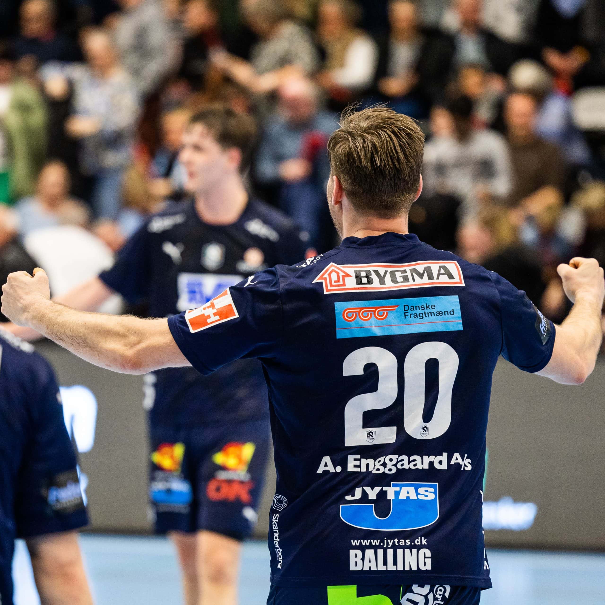 NICK RASMUSSEN FORVENTER EN INTENS KAMP MOD BSH - Skanderborg AGF Håndbold